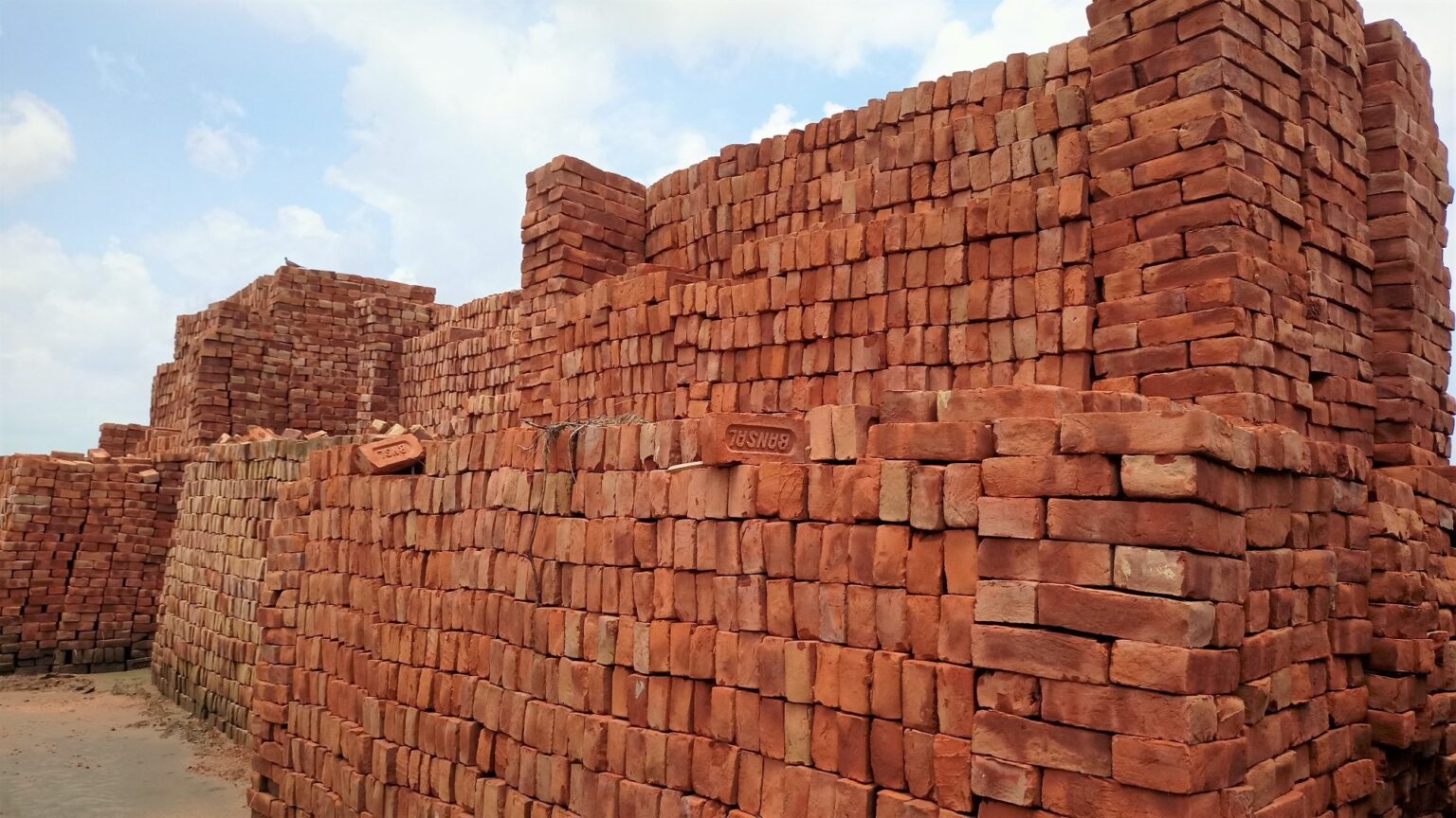 Bricks & Gutka tiles Rates in Lahore, Pakistan | Floor Tiles Design ...